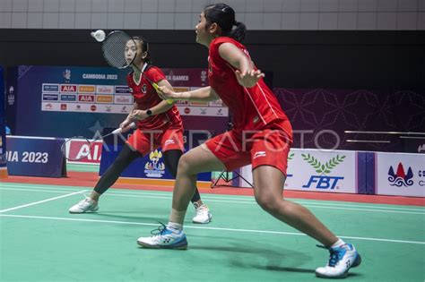 Medali Emas Bulu Tangkis Ganda Putri Sea Games Antara Foto