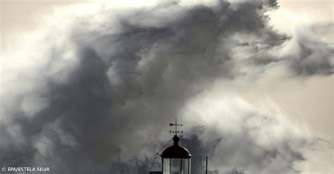 Grupos Central E Ocidental Dos Açores Sob Aviso Amarelo Devido à Chuva