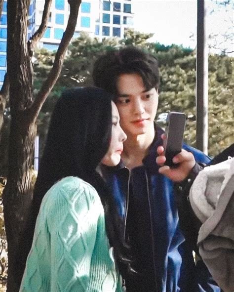 더쿠 누가 사진 찍을때 얼굴을 그렇게 쓰래