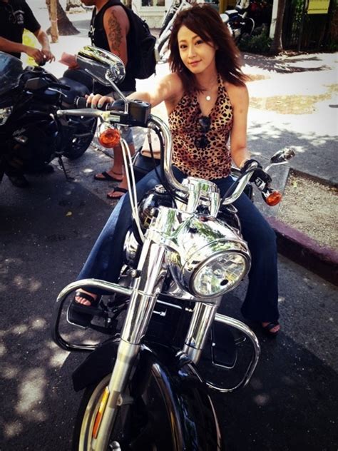 てんちむ橋本甜歌がレンタルバイクのハーレーダビッドソンを愛車にツーリング大型二輪車姿が女前すぎる
