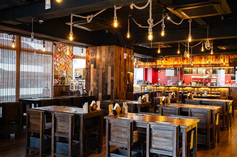 居酒屋 熊八 こんばんは、熊八店長シャーです。 本日は新鮮生ガキご紹介しますpq プリプリで磯の香りが漂う ポン酢との相性