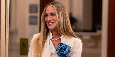 Is The Oversized Rosette Trend Carrie Bradshaws Biggest Fashion Legacy Elle Canada Magazine