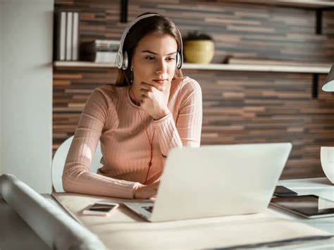 ТОП 10 Youtube каналов для изучения английского языка Осень 2025 — Top10english