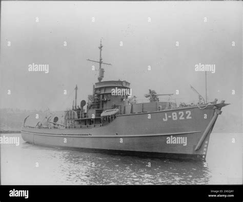 Yard Minesweeper J 822 Underway On Completion Yard Minesweeper J 822