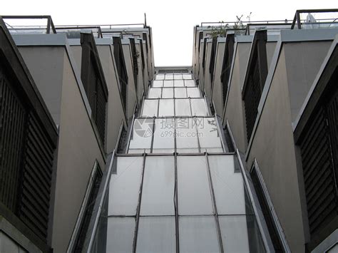 现代建筑建筑学公寓水平阳台玻璃大厦窗户角落艺术高清图片下载 正版图片320231717 摄图网