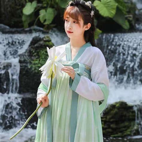 ฮั่นฝู ชุดจีนโบราณ ชุดจีน Hanfu ชุด จีน โบราณ เสื้อผ้าแฟชั่นผู้หญิง ชุด