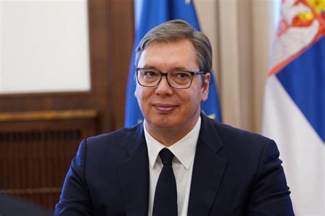 Predsednik Vučić sreo srpsku misicu u vozu a onda je ona sela kraj