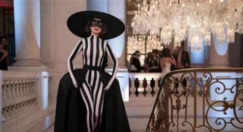 Ini Busana Favorit Lily Collins Di Emily In Paris Season 4 Fashion