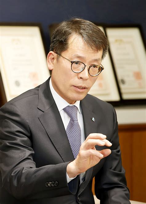 Ibk기업은행 제1회 찾아가는 재능나눔 이미용 봉사 실시 이투데이