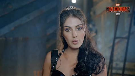 Rhea Chakraborty Makes A Entry As Gang Leader In Roadies