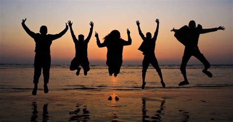 30 Friendship Quotes Your Besties Will Love - Fontica Blog