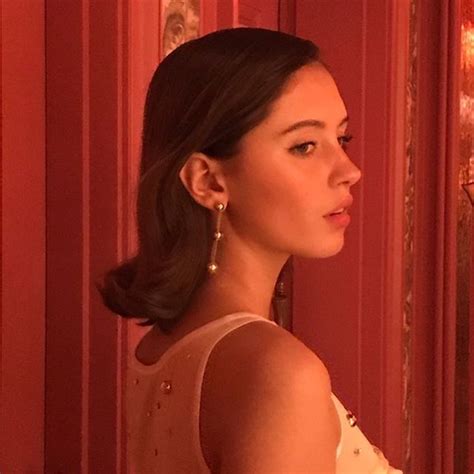 Iris Law Lirisaw • Instagram Photos And Videos Beauty Hair Styles