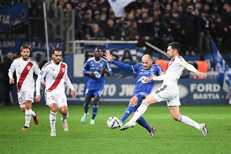 L2 Bastia Gagne Le Derby Corse Foot 01