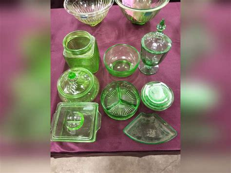 Approx 11 Pcs Green Glass See Pics Lindsay Auctions And Realty Llc