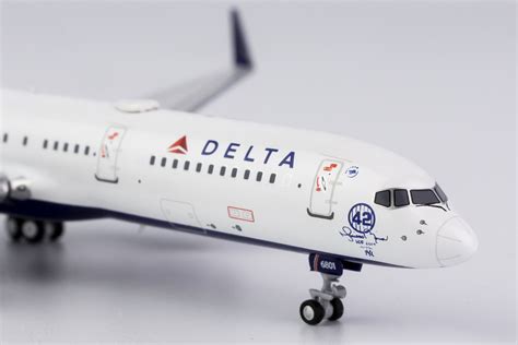 Ng Models 1 400 Delta Airlines N702tw Boeing 757 200w Bedfordshire