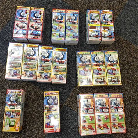 A092511 新トーマスとなかまたち バンダイ 8シリーズ 18個 食玩 未開封 おもちゃ 雑貨 ストア 機関車