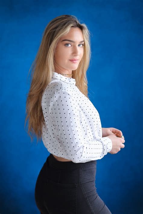 Wallpaper Girl Model Sexy Woman 2430x3645 Creative1981 2341274