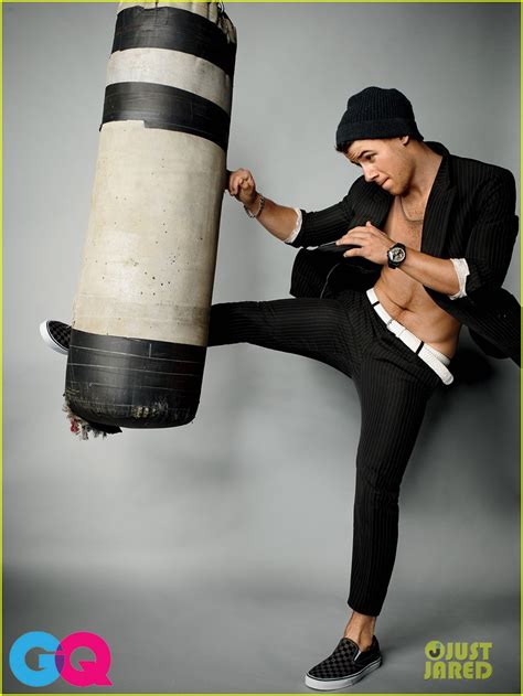 Nick Jonas Gets Sexy And Shirtless For Gq Magazine Photo 3285677
