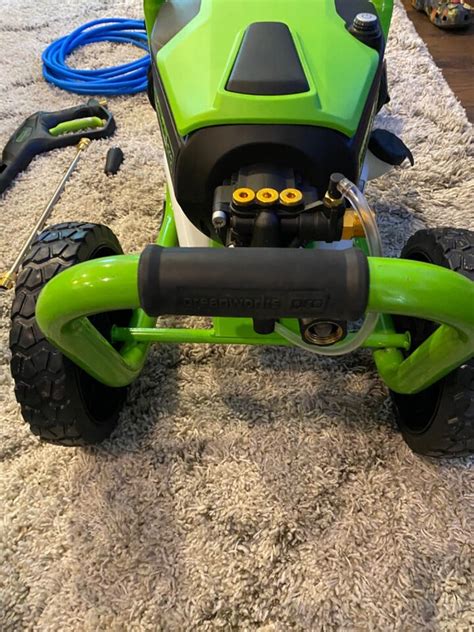 GreenWorks Pro 3000 MAX PSI 2.0 GPM Brushless Electric Pressure Washer ...