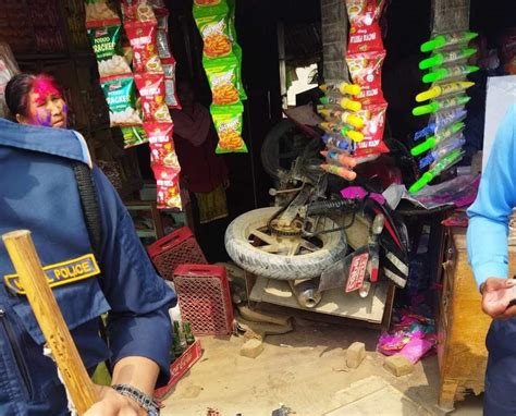 प्रसेनीमा मोटरसाइकल पसल भित्र छिर्दा तीन जना घाईते Pradesh Patra