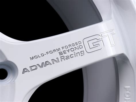 Advan Racing Gt Beyond Wheels Racing White 18x95 5x120 38