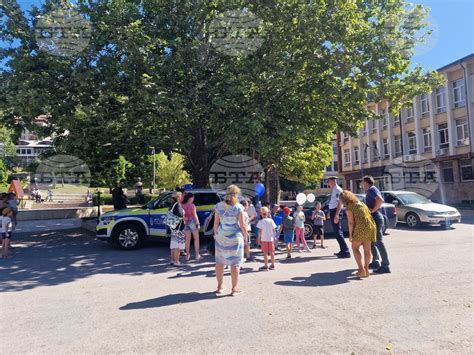 Бъдещи първокласници посетиха Областната дирекция на МВР в Смолян Утро