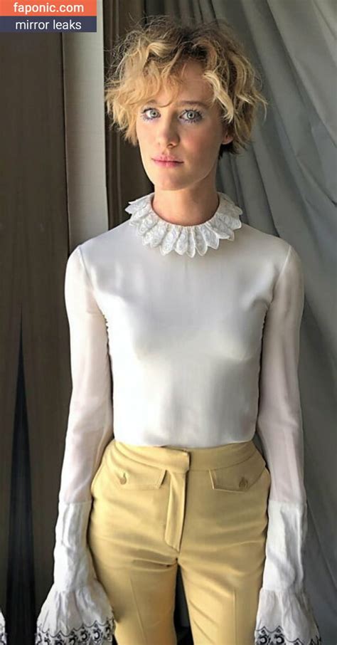 Mackenzie Davis Aka Carolinedavis Aka Tmackenziedavis Nude Leaks Onlyfans Faponic