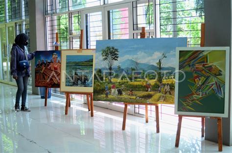 PAMERAN LUKISAN SAMBUT HARI SUMPAH PEMUDA ANTARA Foto