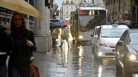 Roma Allagamenti E Traffico In Tilt Per Il Maltempo LaPresse