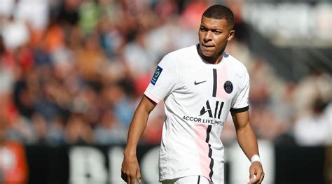 Mbappé Un Gros Souci Avec Messi Fans De Foot