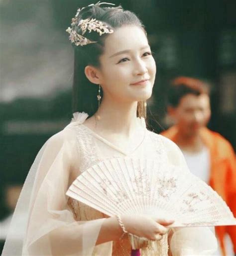 李沁新劇一直不停，越演越好，網友：這是要火了嗎？ 每日頭條