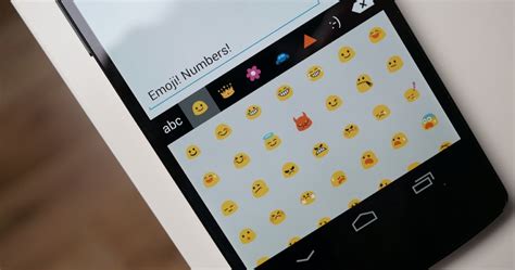 New Swiftkey Beta Introduces 500 Emoji Optional Number Row