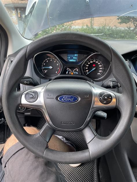 Руль в кожу — Ford Focus Hatchback III, 1,6 л, 2011 года | стайлинг ...