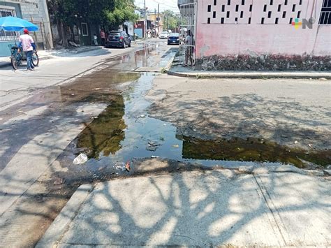 Reportan fuga de aguas negras en calles de Boca del Río MÁSNOTICIAS