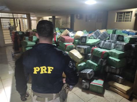 Polícia Rodoviária Federal apreende mais de 14 toneladas de maconha em carreta bitrem em