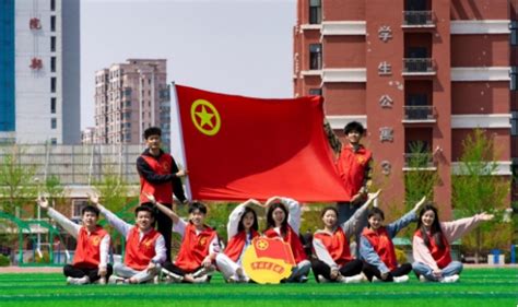 【成长之路】我学着你的样子 长江大学新闻网