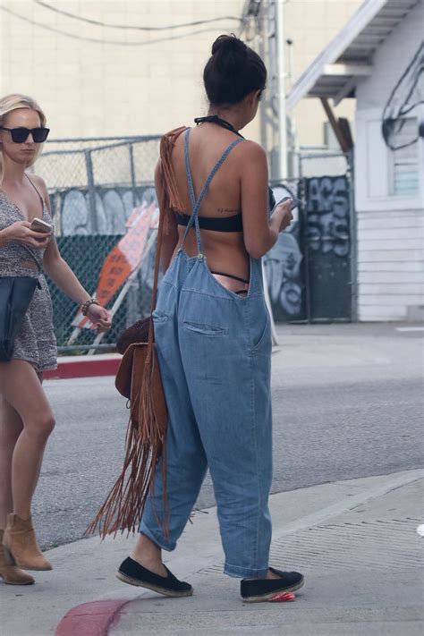 Selena Gomez S Fat Ass In Overalls Of The Day Drunkenstepfather Com
