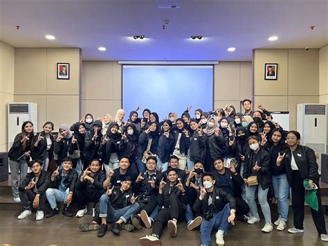 Kunjungi FISIP UI BEM FEB UNAIR Gelar Studi Banding Universitas