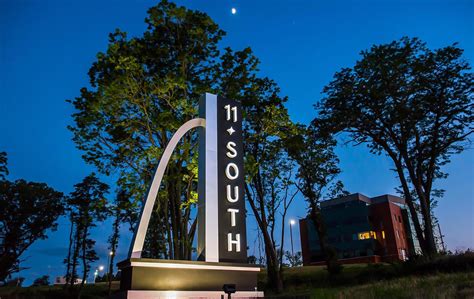 The Importance Of Exterior Signage In Capturing Customer Attention