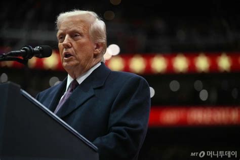 트럼프 중국 펜타닐 계속 보내…2월부터 관세 10 논의