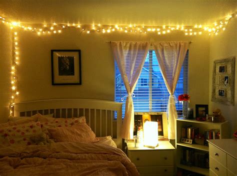 10 Christmas Lights For Bedroom