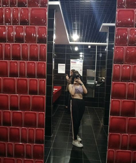 Kaydettiklerim Panosundaki Pin Kadın Araba
