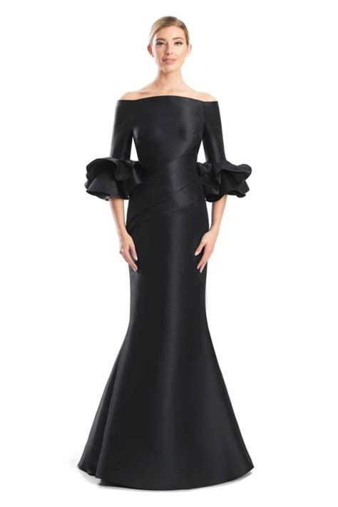 لباس یقه قایقی یا آف‌ شولدر Off The Shoulder چیست؟ مجله مد و پوشاک