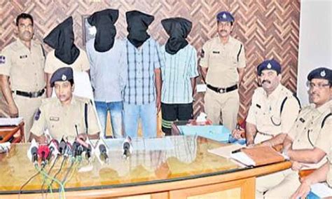 Four Member Gang Held For Smuggling Ganja In Mahbubnagar