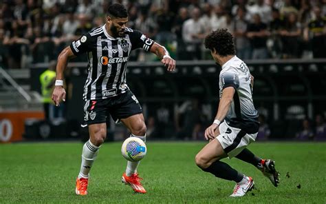 Hulk Marca Duas Vezes De Pênalti E Atlético Mg Derrota O Corinthians