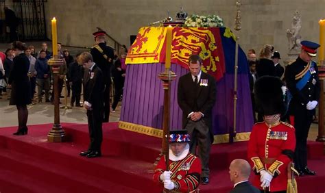 Prince William Prince Harry Stand Vigil With Cousins At Queen