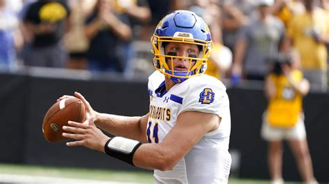 Holy Cross Vs South Dakota State Prediction Odds And Best Bet For Fcs