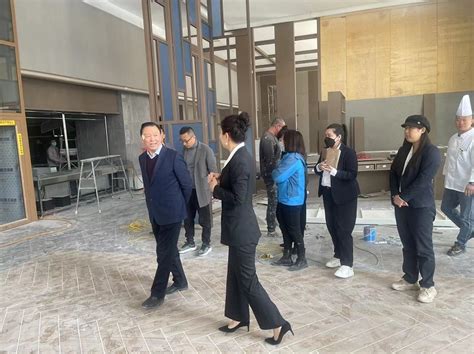 明方向 解难题 鼓干劲 促发展 ——于宝权董事长视察附属企业并召开专题会议 中天动态 辽宁中天企业集团有限公司