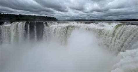 Cataratas del Iguazú Por la creciente cerraron temporalmente el