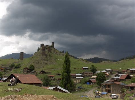 Tushebi თუშეთი ტურიზმი სასტუმრო მომსახურება ჯიპი Nissan Patrool Hotel